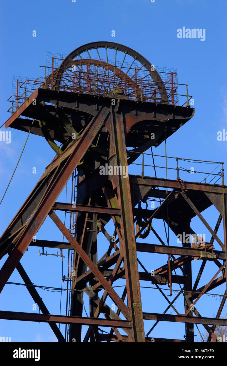 Old coal mine Banque de photographies et d’images à haute résolution ...