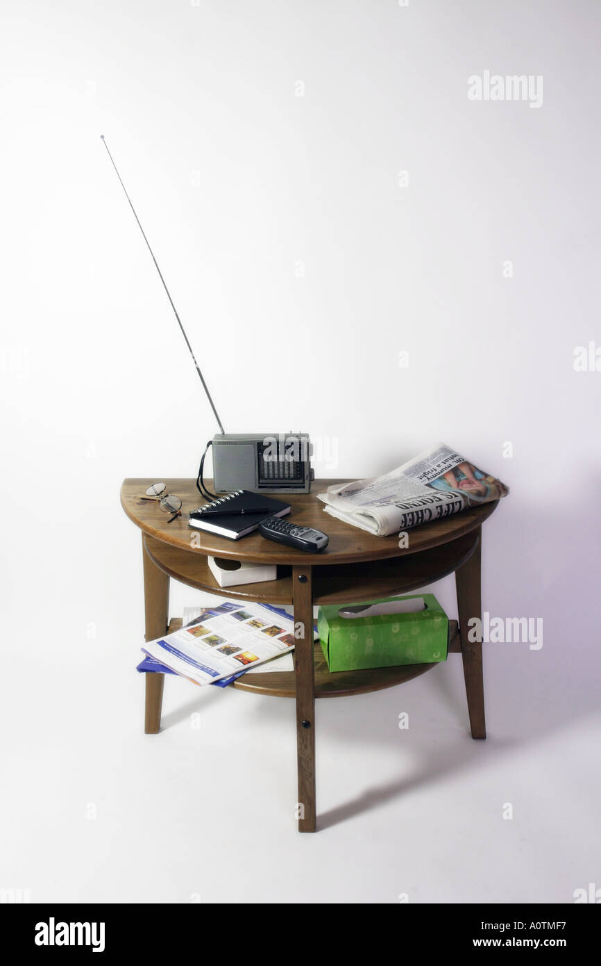 Journal radio sur table Banque de photographies et d’images à haute ...
