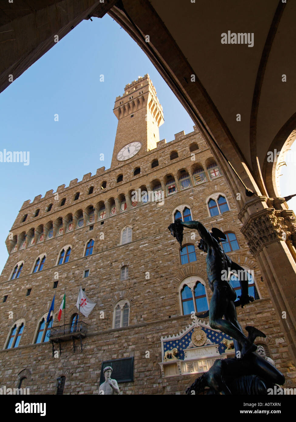 Palazzo Vecchio vieux palais avec la célèbre statue de Persée de ...