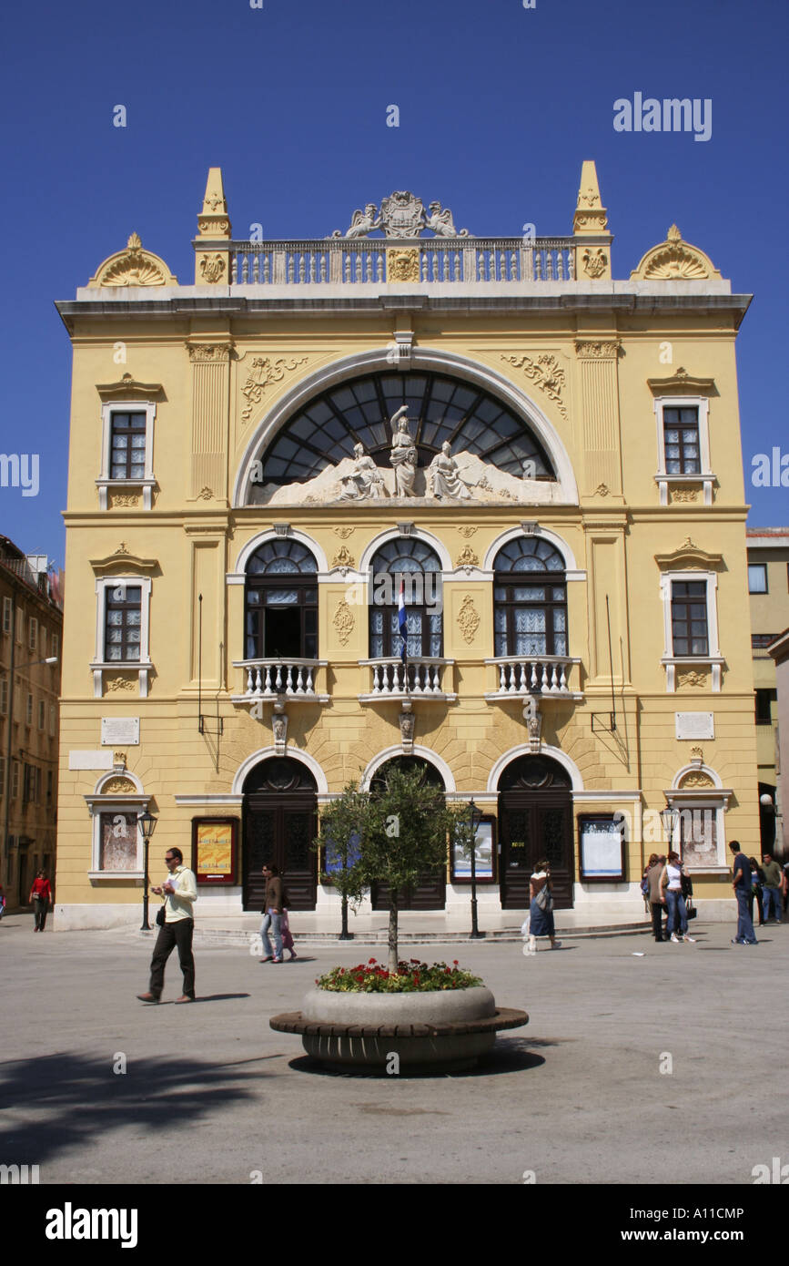 Croatian national theatre split Banque de photographies et d’images à ...