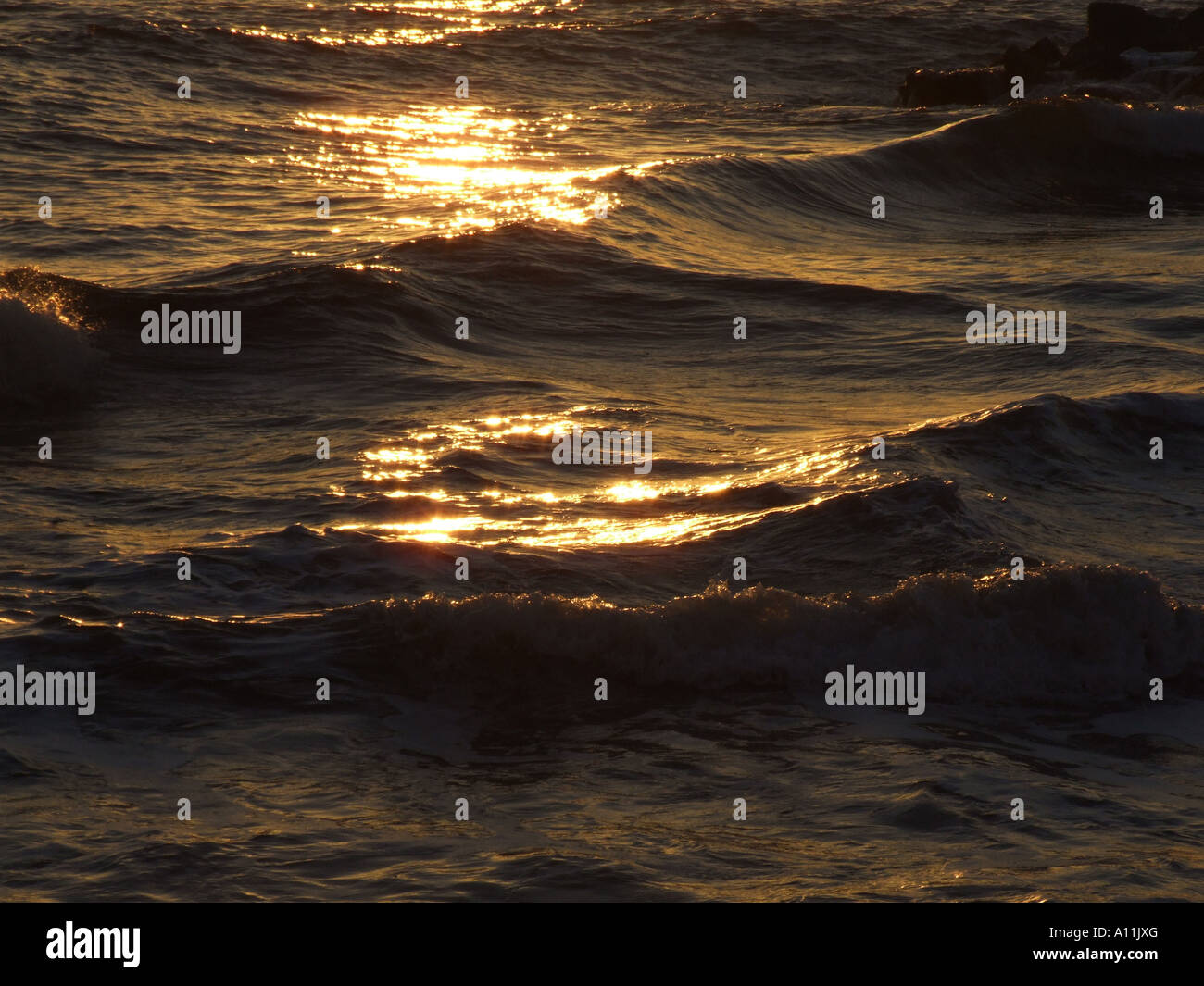 vagues de la mer démontée Photo Stock - Alamy