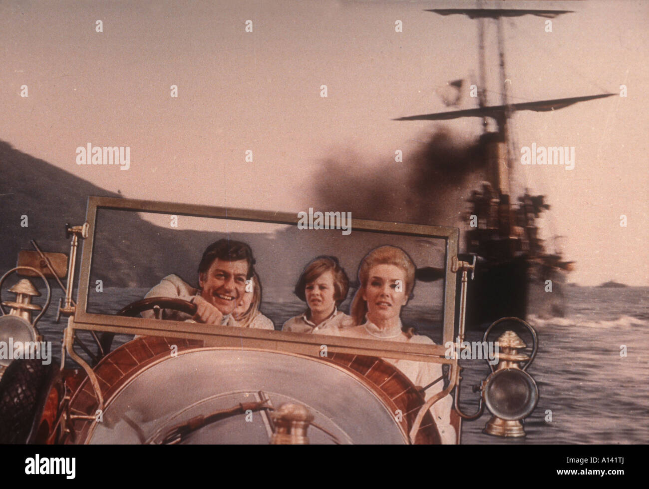 Chitty Chitty Bang Bang 1968 Réalisateur Ken Hughes Dick Van Dyke Sally ...