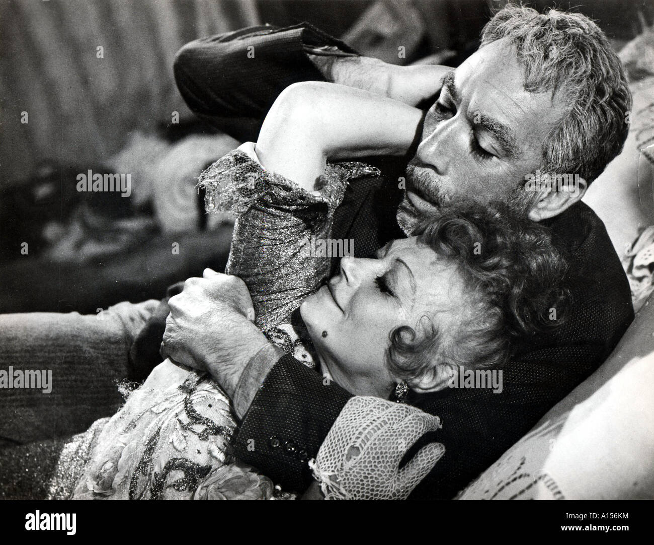 Zorba la grecque 1964 lila kedrova Banque de photographies et d’images ...