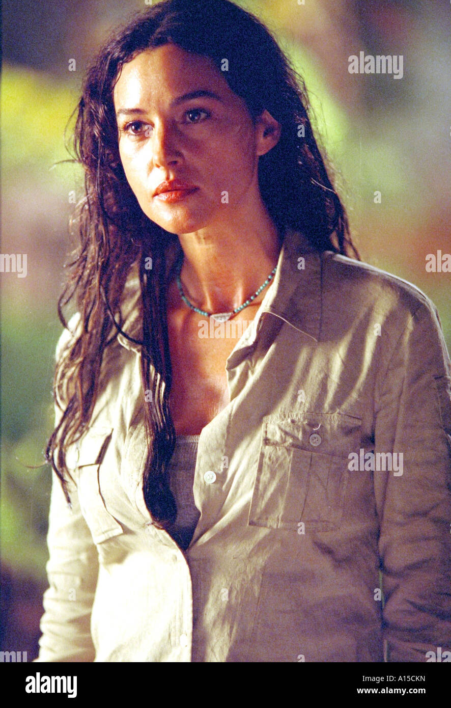 Tears of the sun 2003 monica bellucci Banque de photographies et d ...