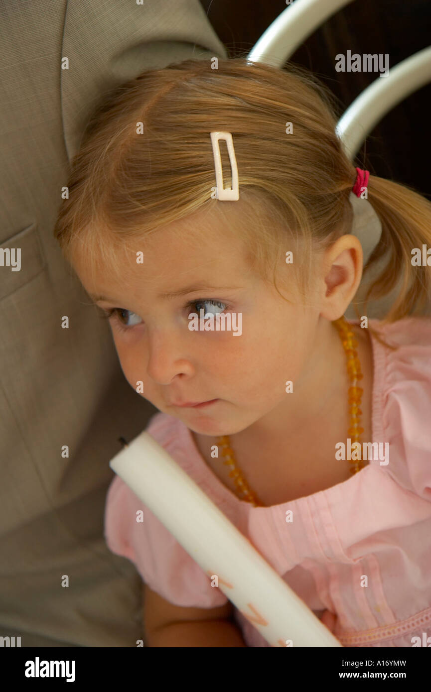 Bapteme fille Banque de photographies et d’images à haute résolution ...