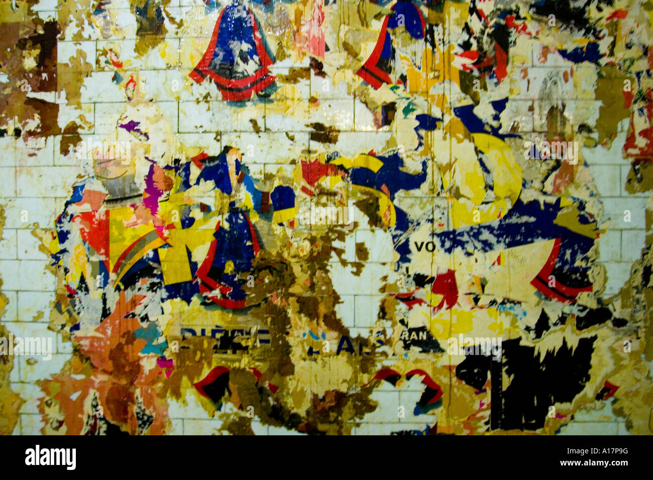 Textures on a paris subway wall Banque de photographies et d’images à ...