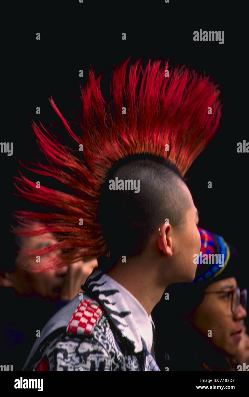Punk hairstyle chinese Banque de photographies et d’images à haute ...