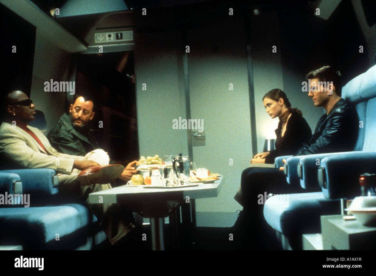 Impossible tom cruise jean reno 1996 Banque de photographies et d ...