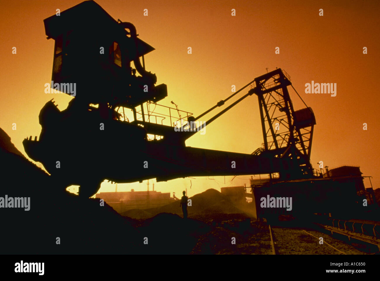 Dragline silhouette Banque de photographies et d’images à haute ...