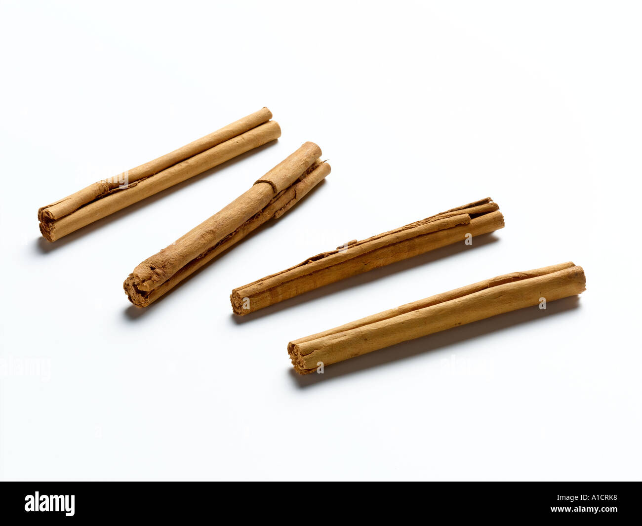 Cannelle cinnamomum verum Banque d'images détourées - Alamy