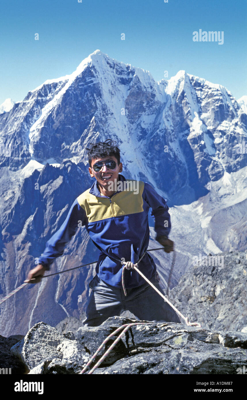 Nepal mountain sherpa guide Banque de photographies et d’images à haute ...