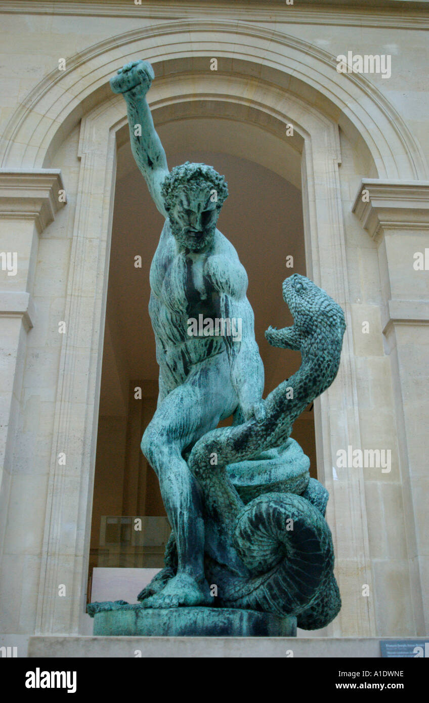 Man fight snake sculpture louvre Banque de photographies et d’images à ...