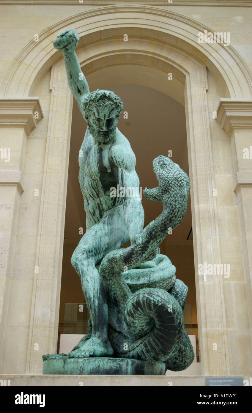 Man fight snake sculpture louvre Banque de photographies et d’images à ...
