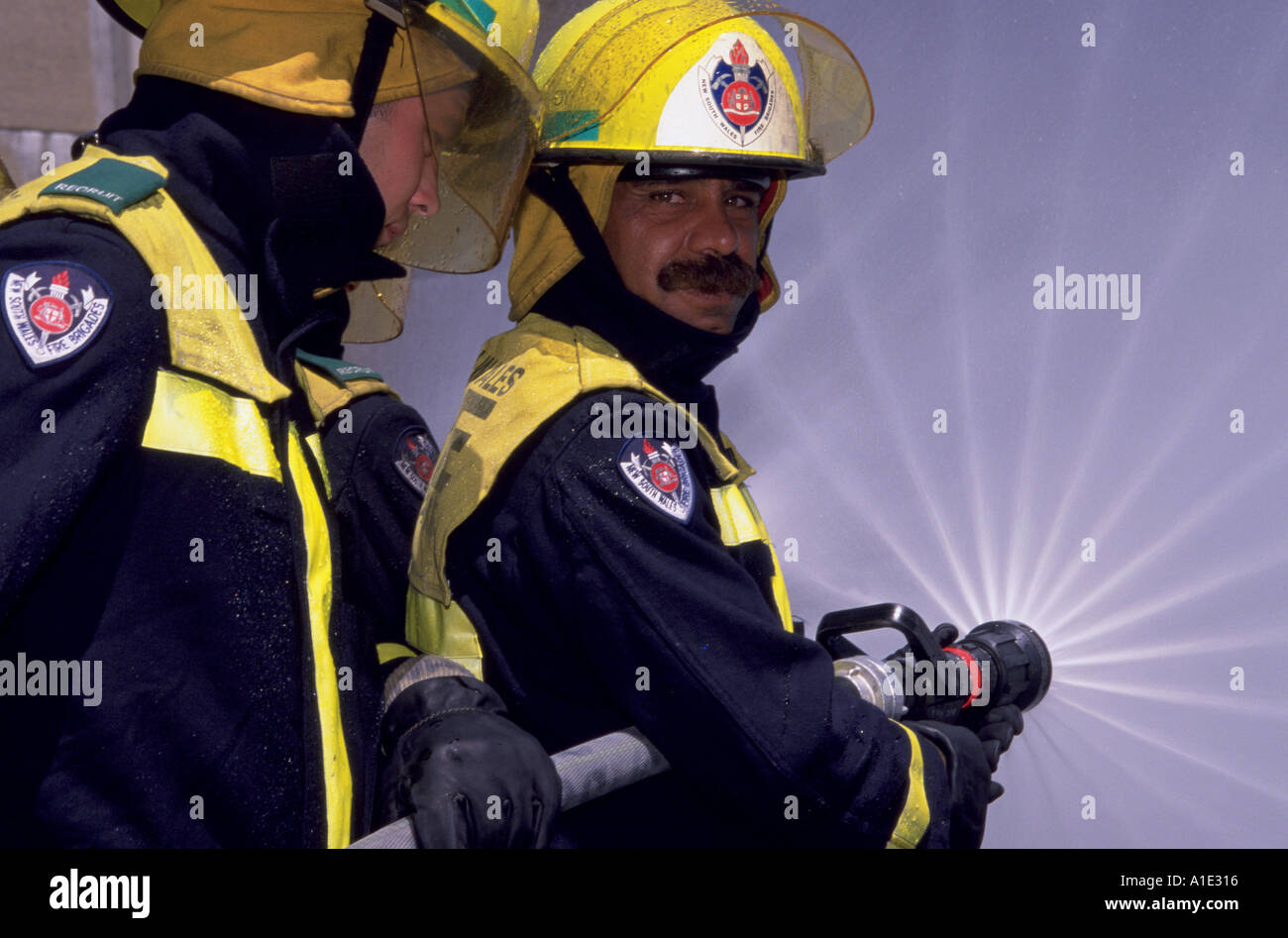 Pompiers autochtones Stephen Ridgeway Stephen Breen Pompiers Pompiers ...