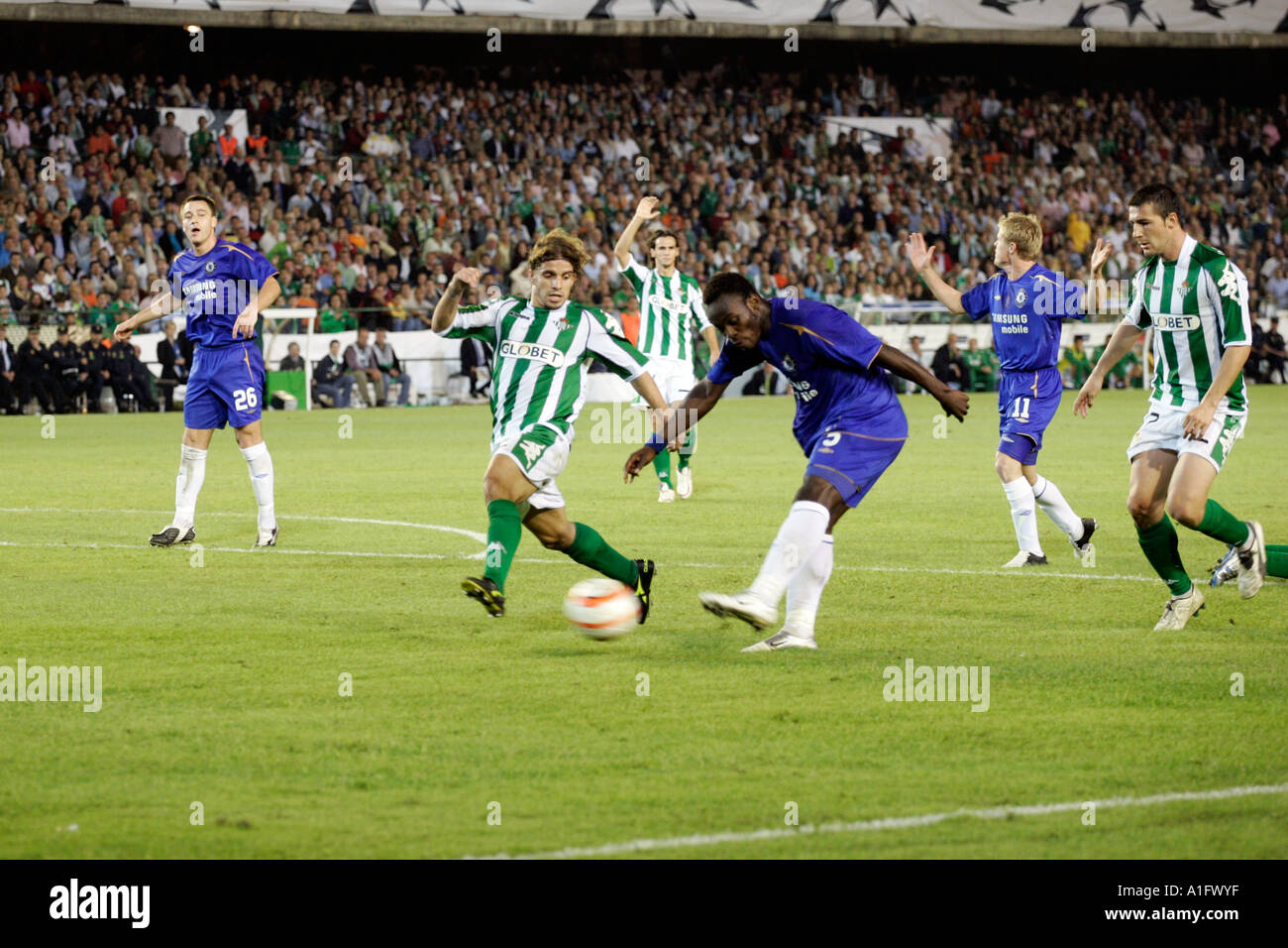 Essien chelsea fc player Banque de photographies et d’images à haute ...