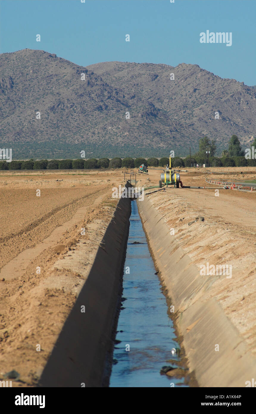 Pompe d'irrigation arizona Banque de photographies et d’images à haute ...