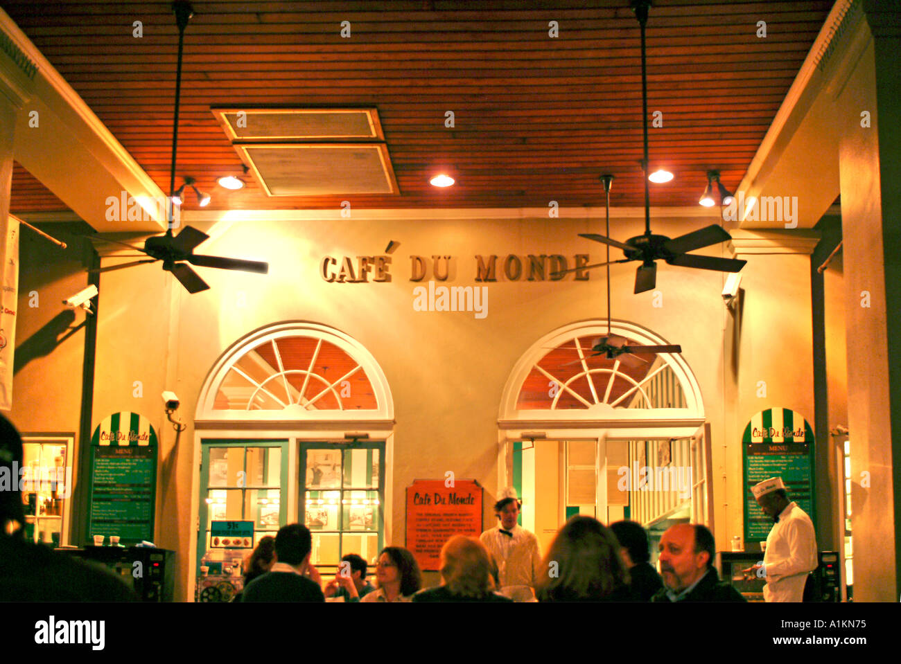 Cafe du monde new orleans Banque de photographies et d’images à haute ...
