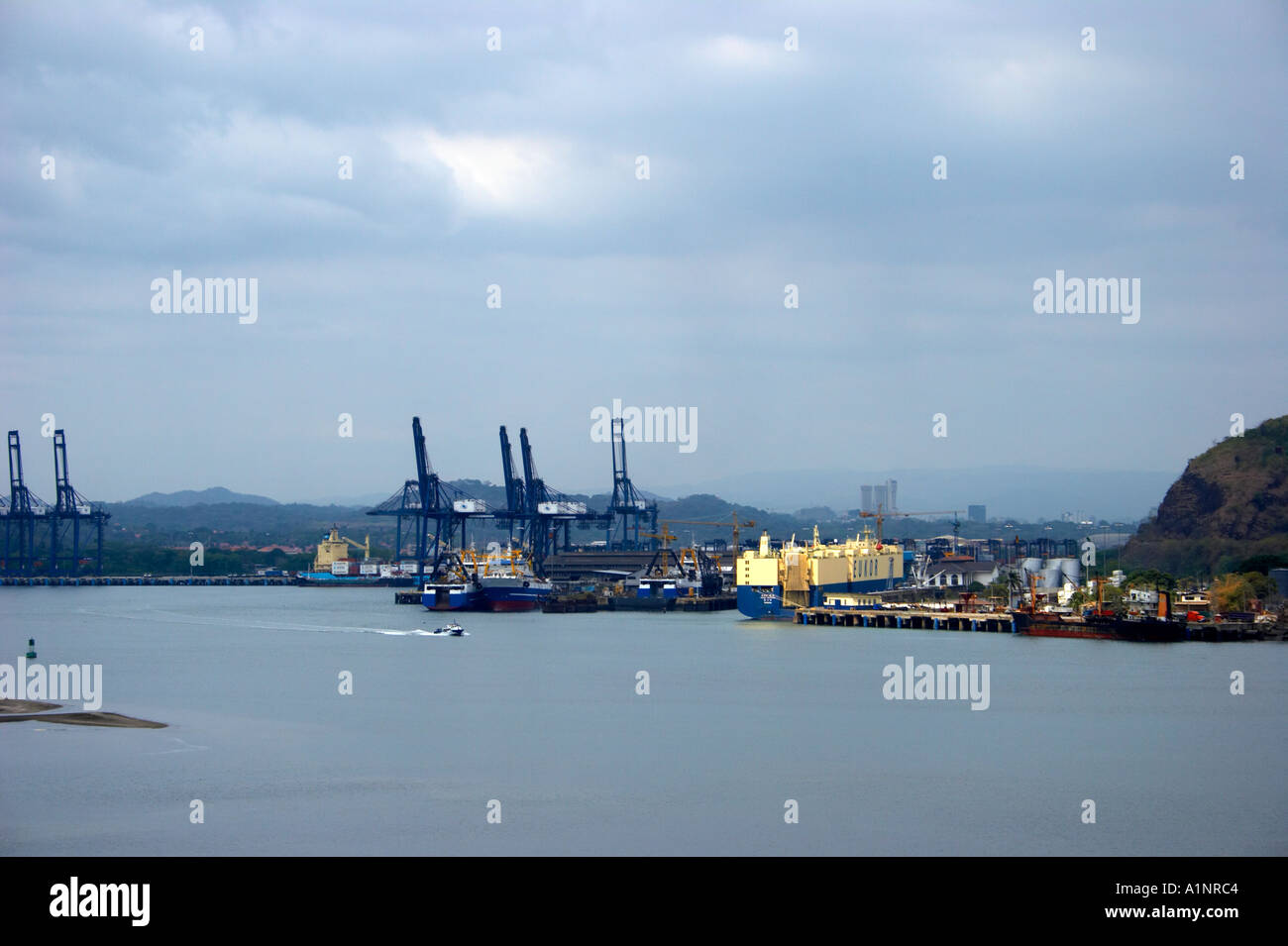 Puerto de Contenedores de Balboa Balboa port à conteneurs se trouve sur ...