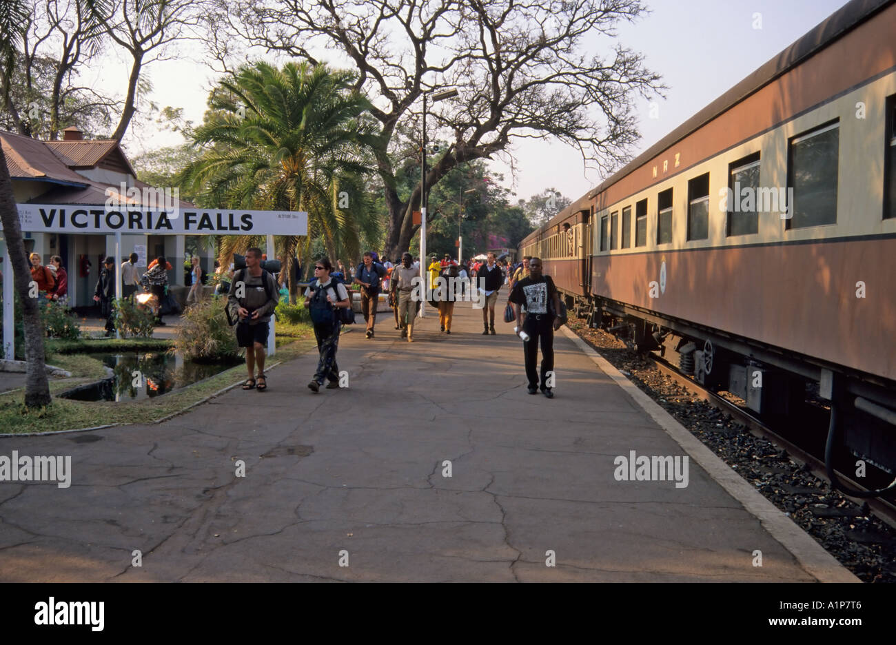Africa afrique zimbabwe railway train Banque de photographies et d ...
