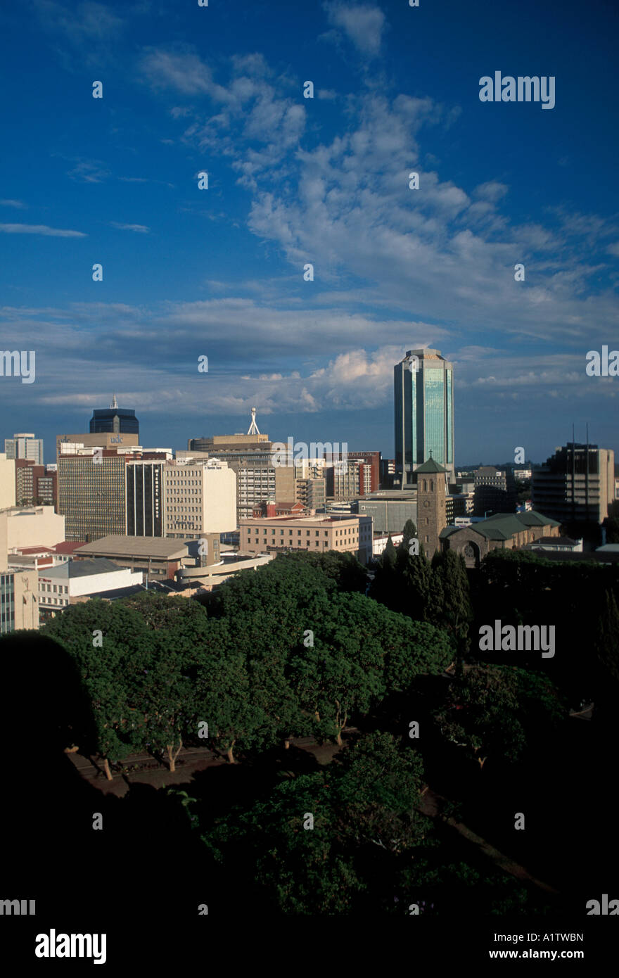 Harare capital city zimbabwe Banque de photographies et d’images à ...