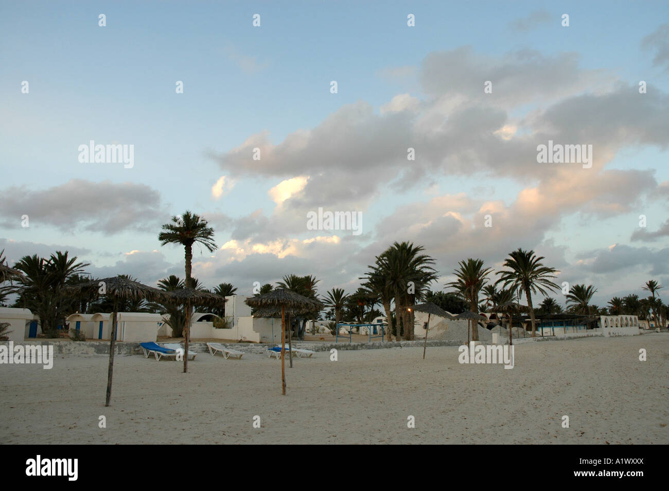Beach on djerba island Banque de photographies et d’images à haute ...