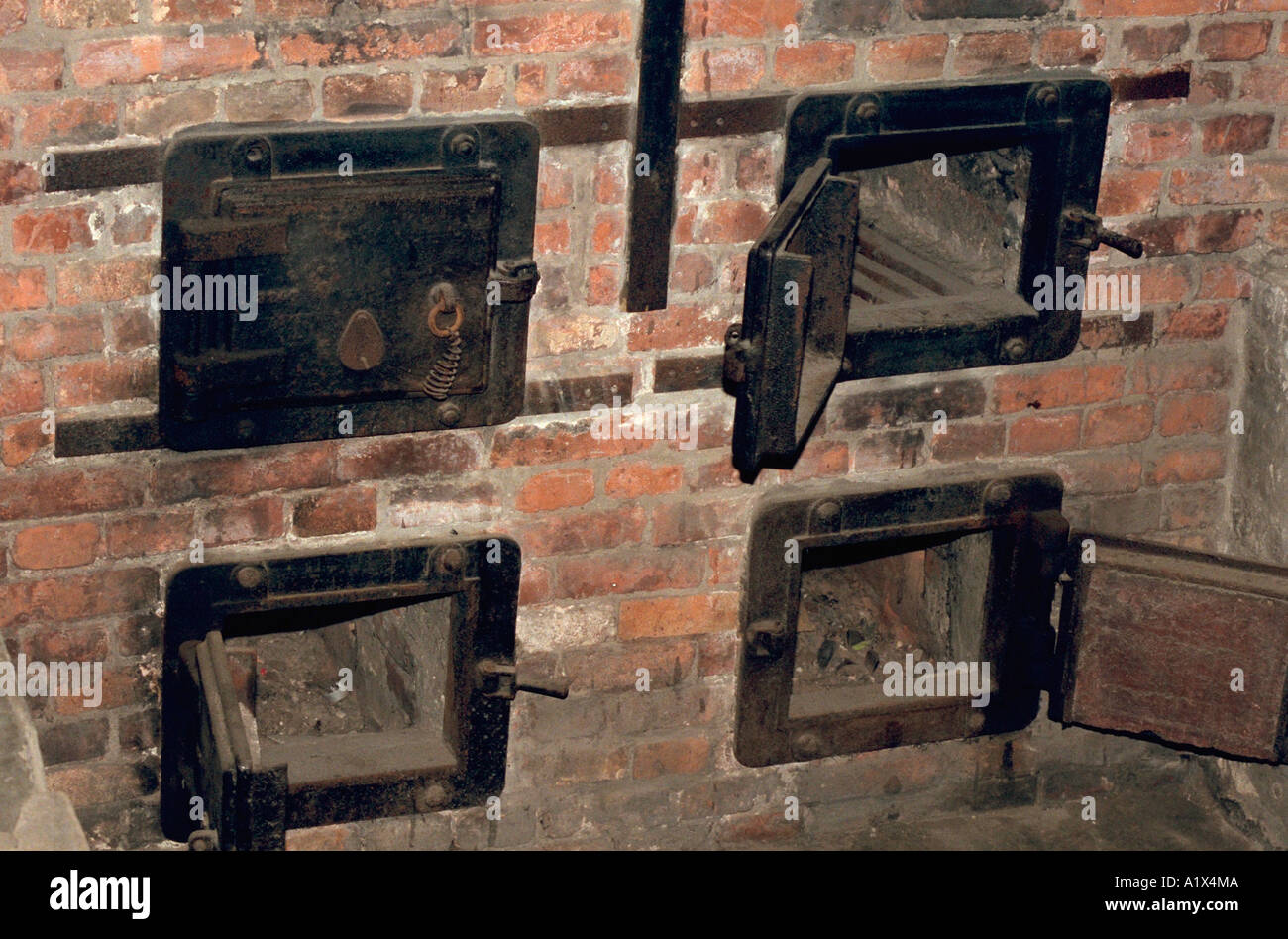 Fours crématoires à Auschwitz, camp d'extermination. Auschwitz Pologne ...