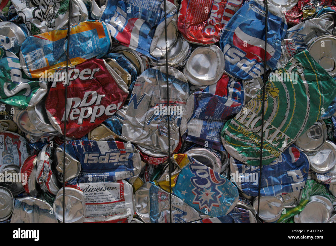 Canettes de boisson pour le recyclage Banque de photographies et d ...