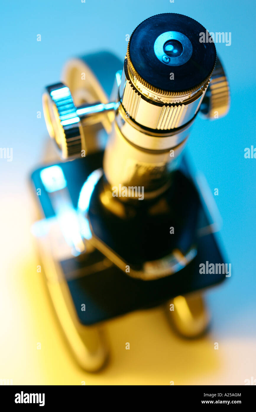 Microscope optique observation Banque de photographies et d’images à ...