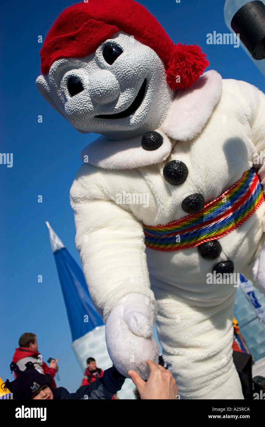 The quebec city winter carnival mascot Banque de photographies et d ...