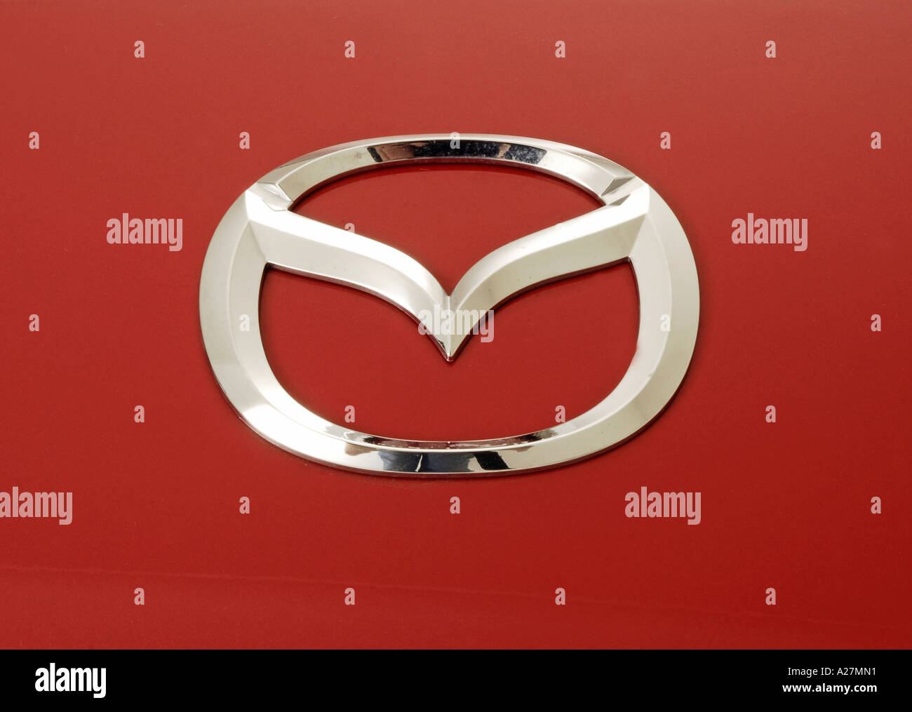 Mazda logo Banque d'image et photos - Alamy