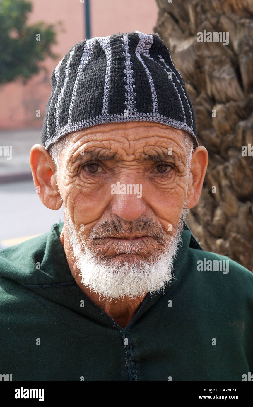 Vieil homme marocain avec barbe Banque de photographies et d’images à ...