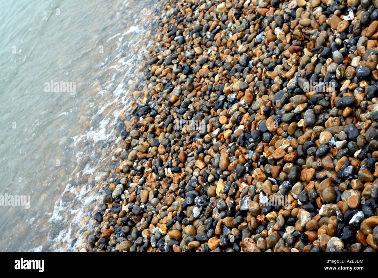 Plage de galets et de la mer à roder shore Brighton UK Photo Stock - Alamy