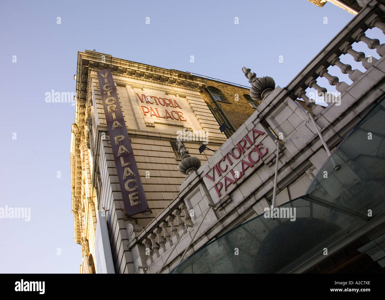 Victoria palace Banque de photographies et d’images à haute résolution - Alamy