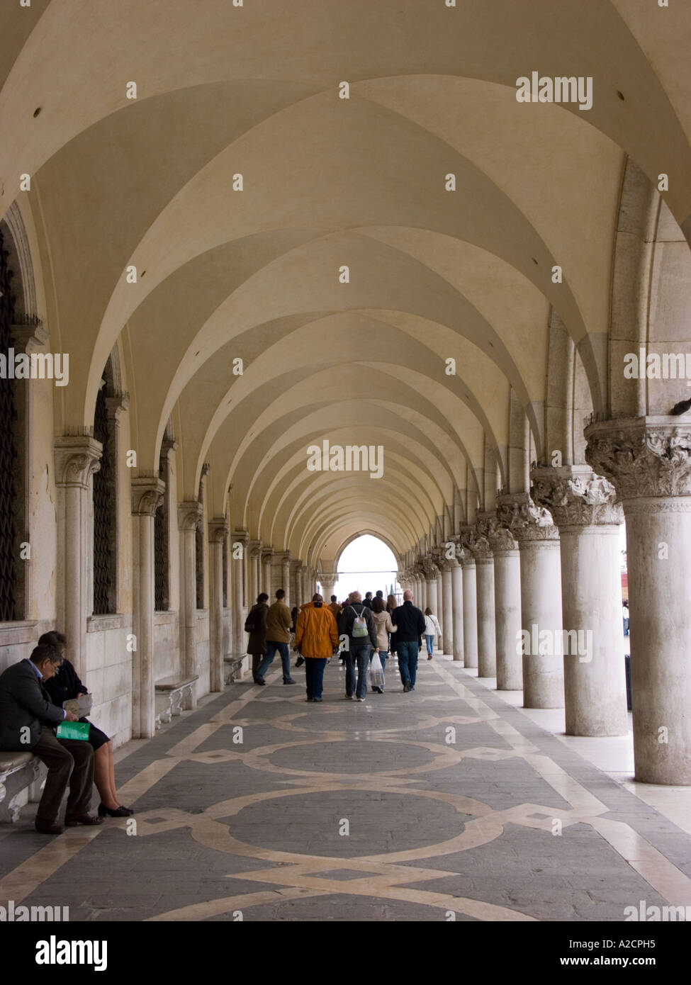 Venise Italie Venise Italia arch plafond décoratif en arche colonnes ...