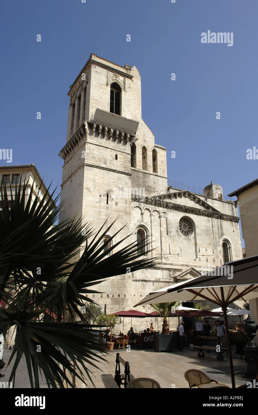 Carte postal nimes Banque de photographies et d’images à haute ...