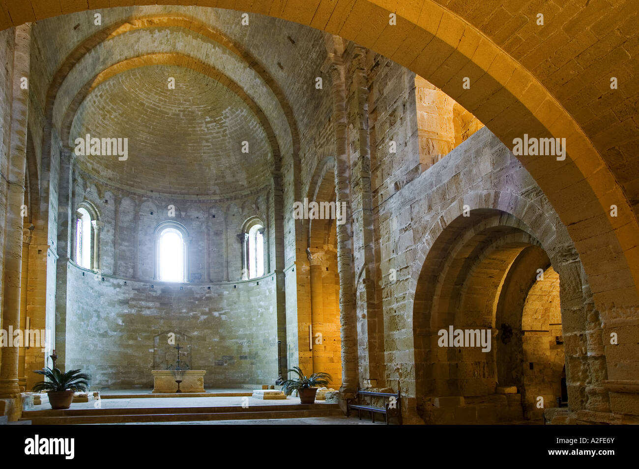 Maguelone cathedral Banque de photographies et d’images à haute ...