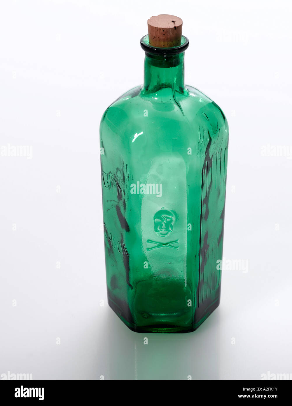 Poison bottle Banque de photographies et d’images à haute résolution ...