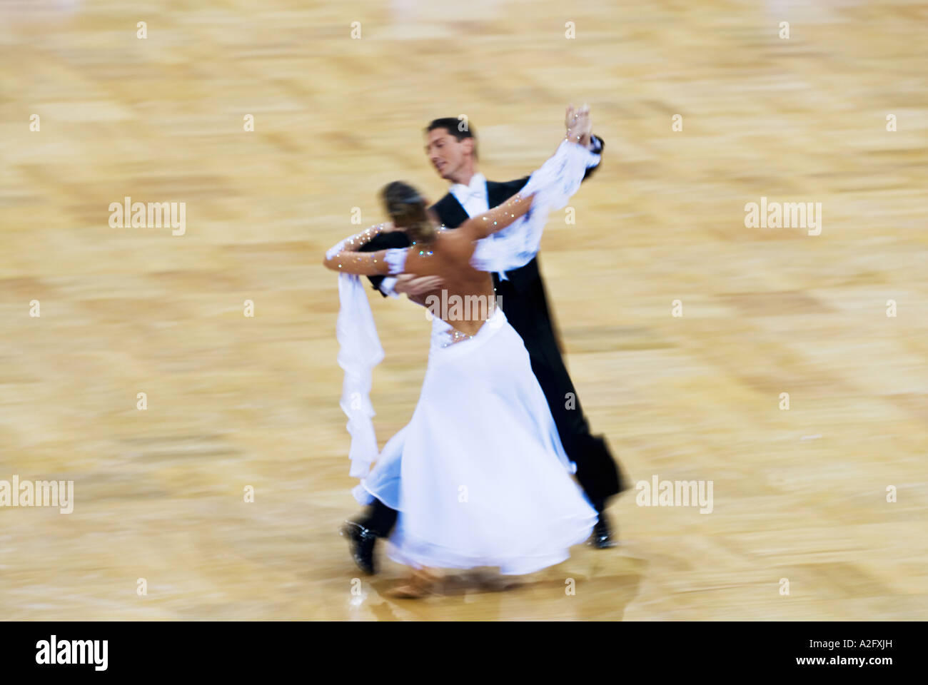 Ballroom couple dancing Banque de photographies et d’images à haute ...