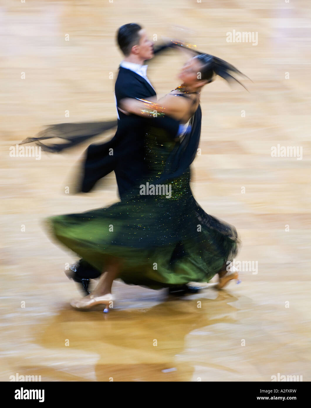 Ballroom dance competition Banque de photographies et d’images à haute ...