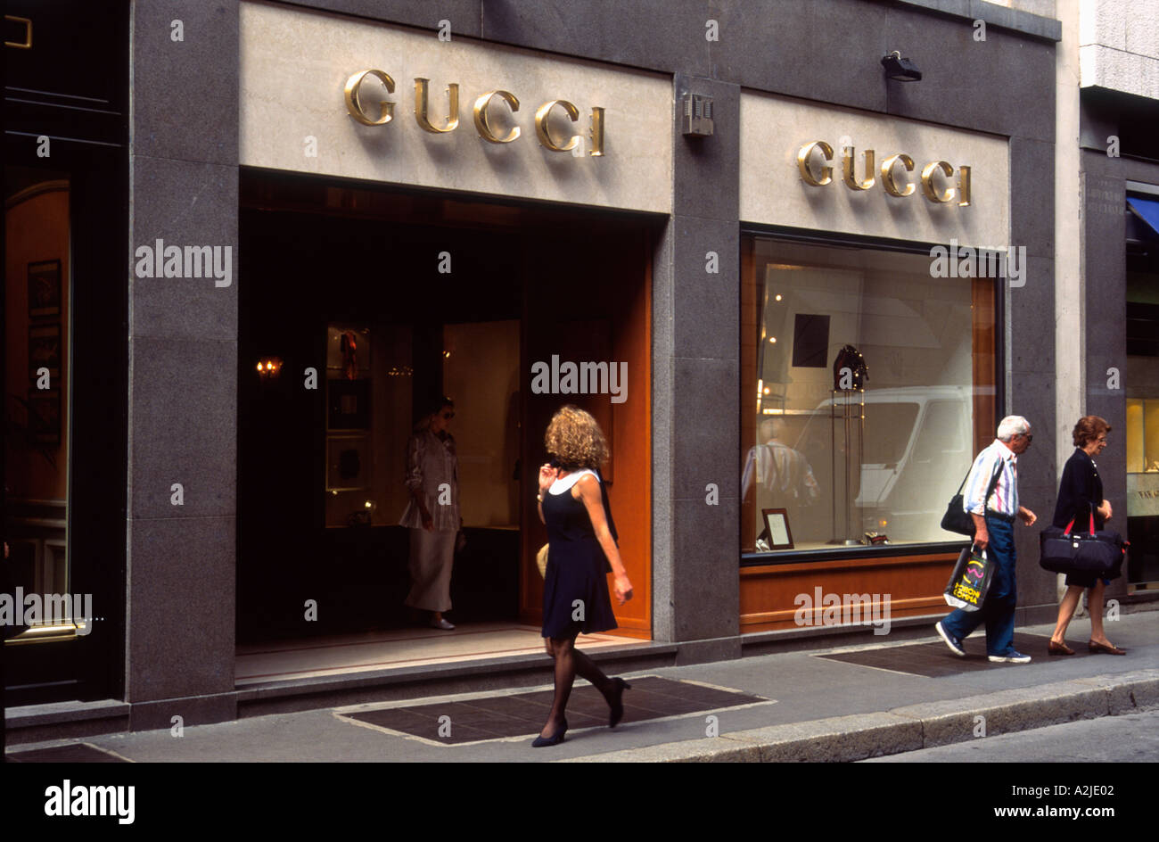 Gucci shop milan italy Banque de photographies et d’images à haute ...