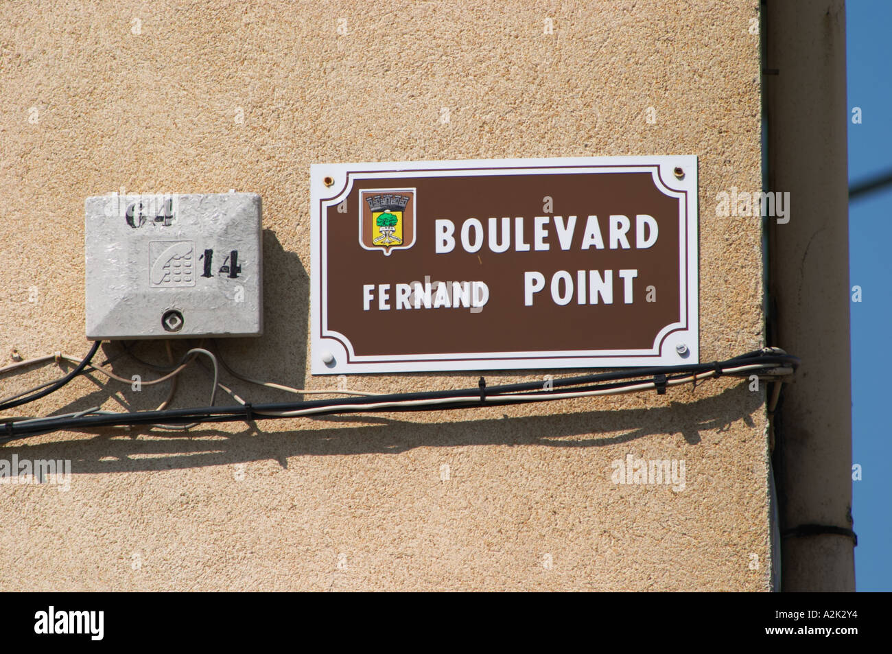 Une plaque de rue Boulevard Fernand Point nommé d'après le célèbre chef ...