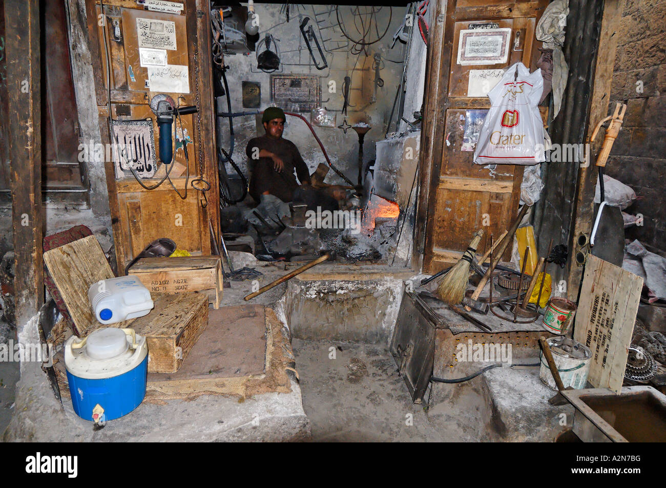 Primitive Forge Banque d'image et photos - Alamy