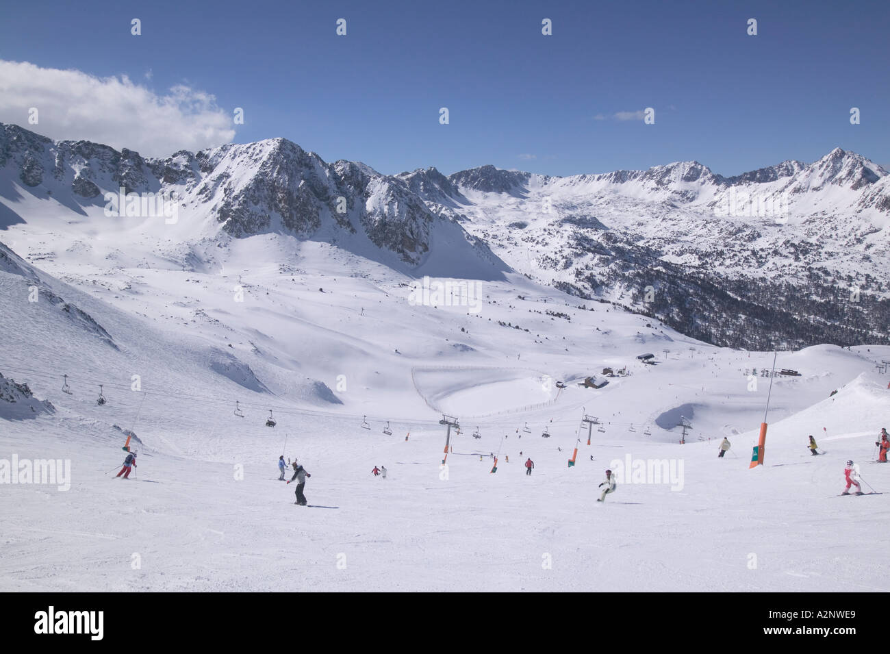 Ski soldeu resort andorra Banque de photographies et d’images à haute ...