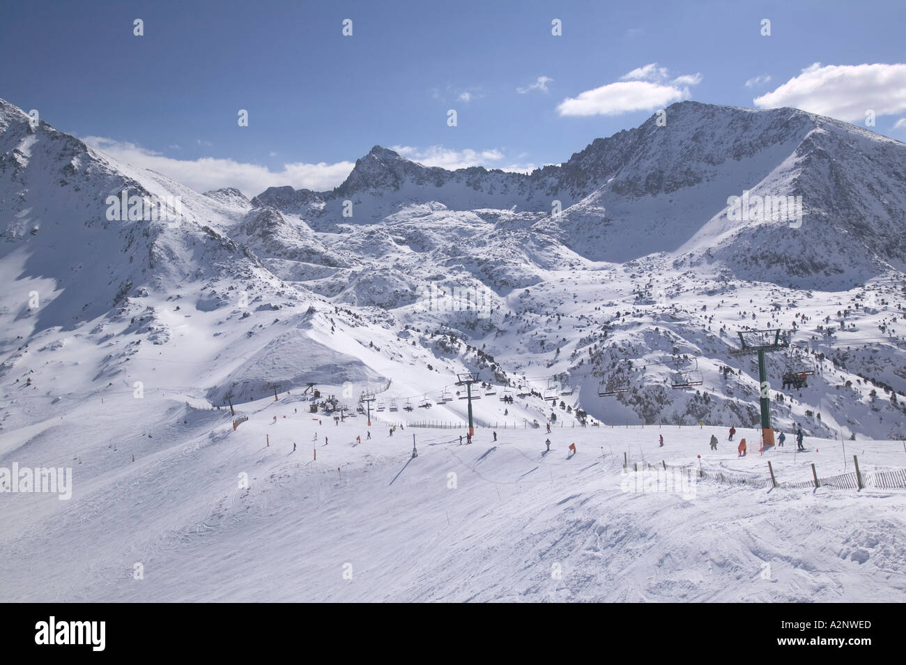 Ski soldeu resort andorra Banque de photographies et d’images à haute ...