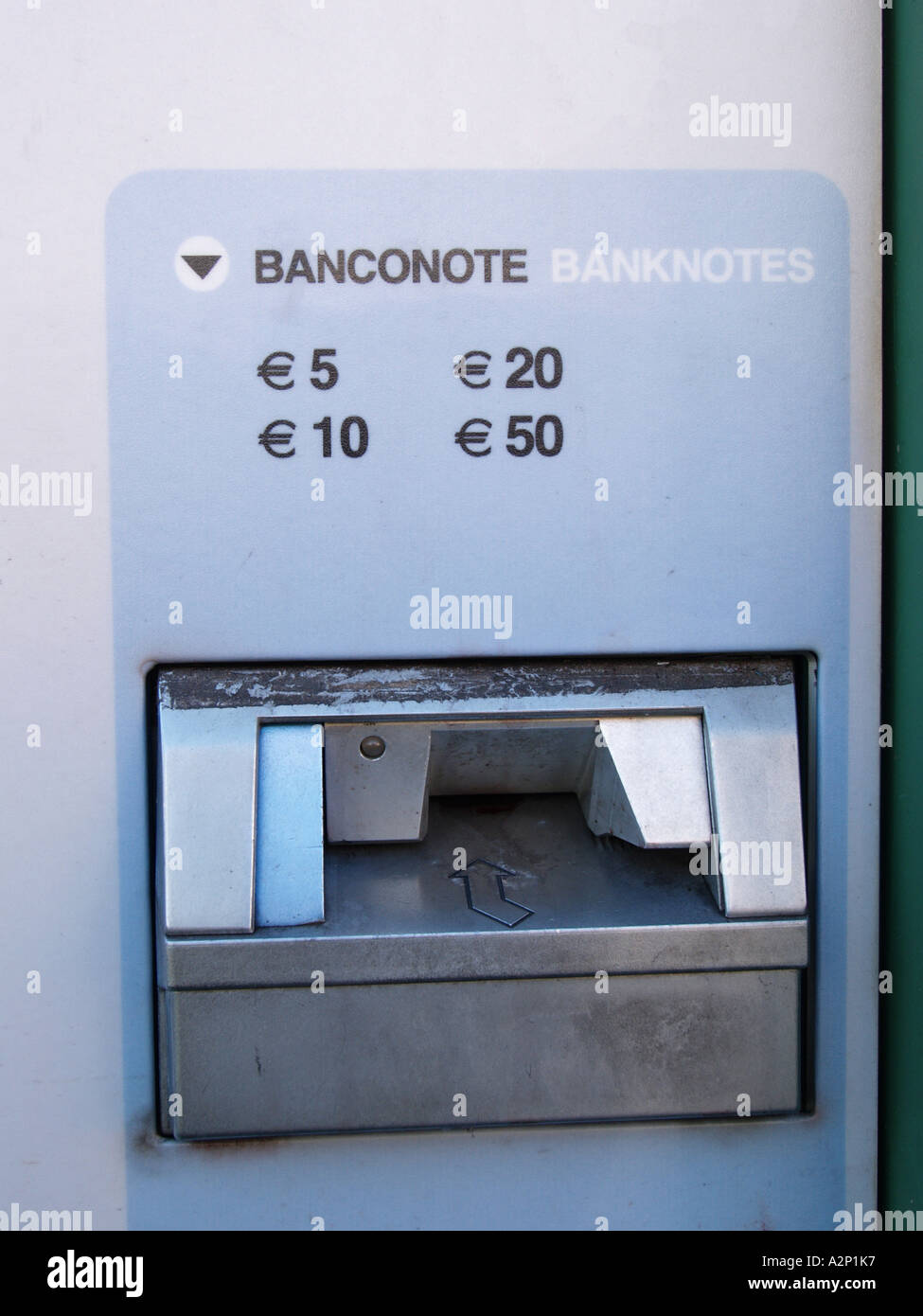 Tram ticket vending machine Banque de photographies et d’images à haute ...