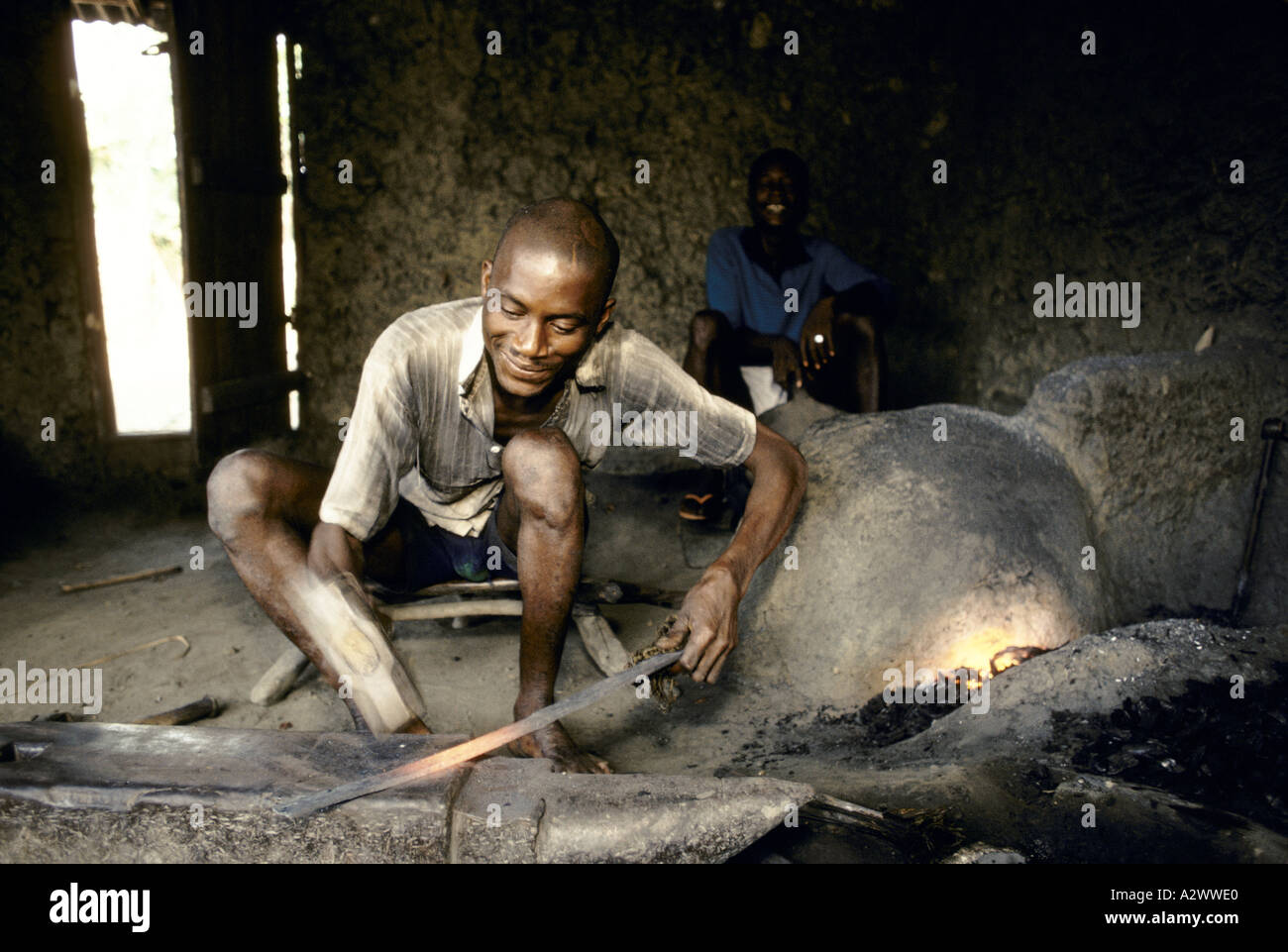 Forgeron africain Banque de photographies et d’images à haute ...