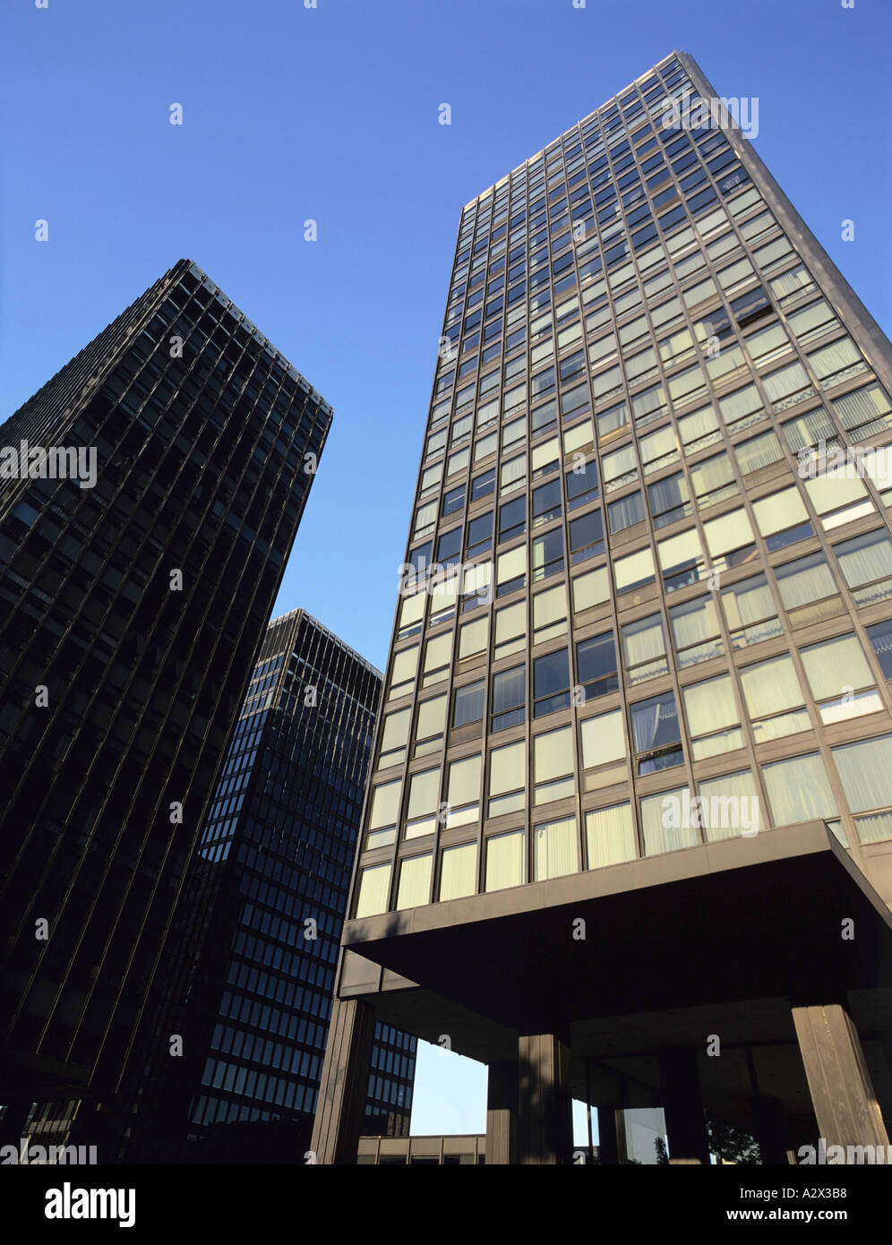 Westmount square Banque de photographies et d’images à haute résolution ...