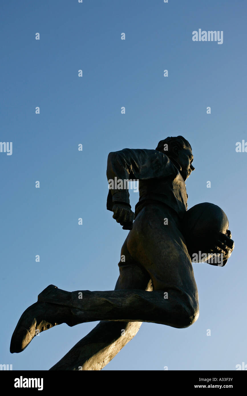 Statue of william webb ellis Banque de photographies et d’images à ...