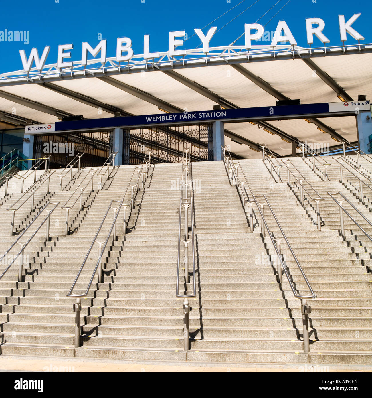 Wembley park tube Banque de photographies et d’images à haute ...