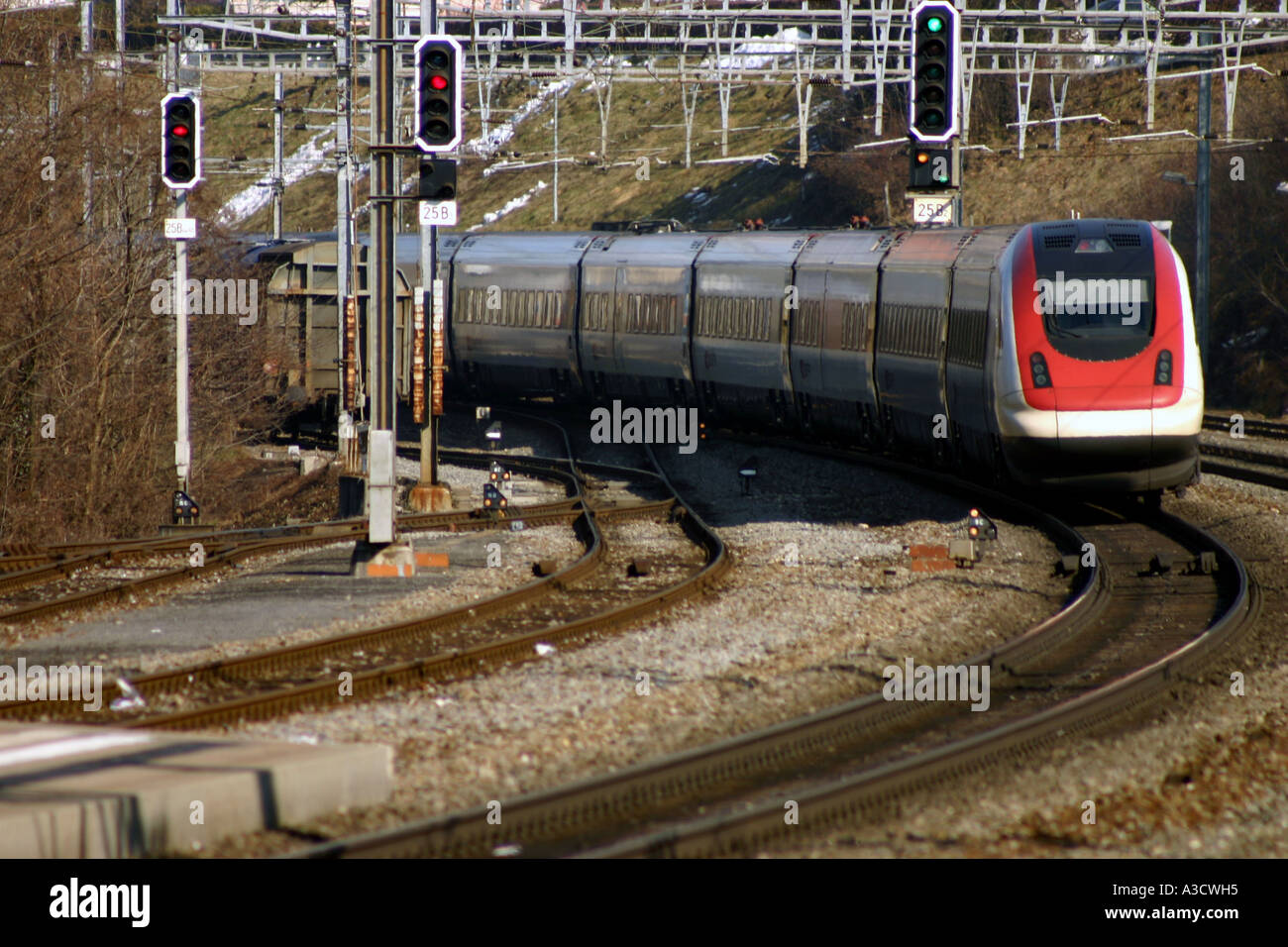 Swiss tilting train Banque de photographies et d’images à haute ...